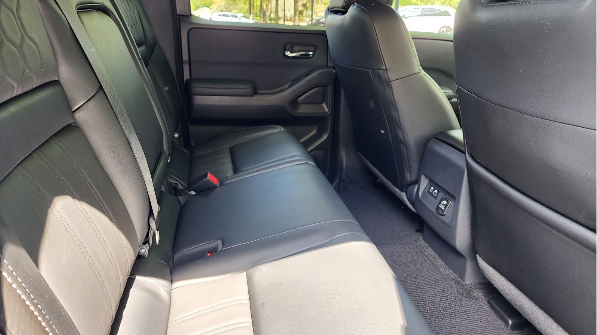 Nissan Has Given The 2025 Frontier a Feel-Good Update, With V6 For Those Who Are Scared of ...